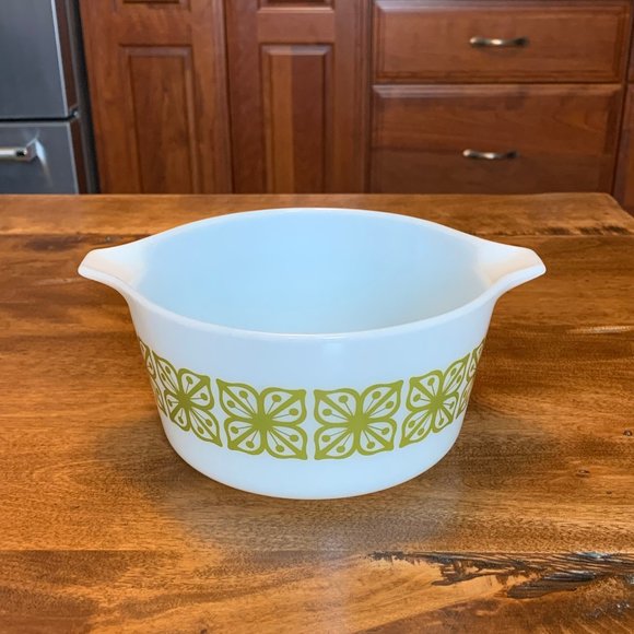 Pyrex | Kitchen | Vintage Pyrex Verde Pattern Casserole Dish 473 Qt ...
